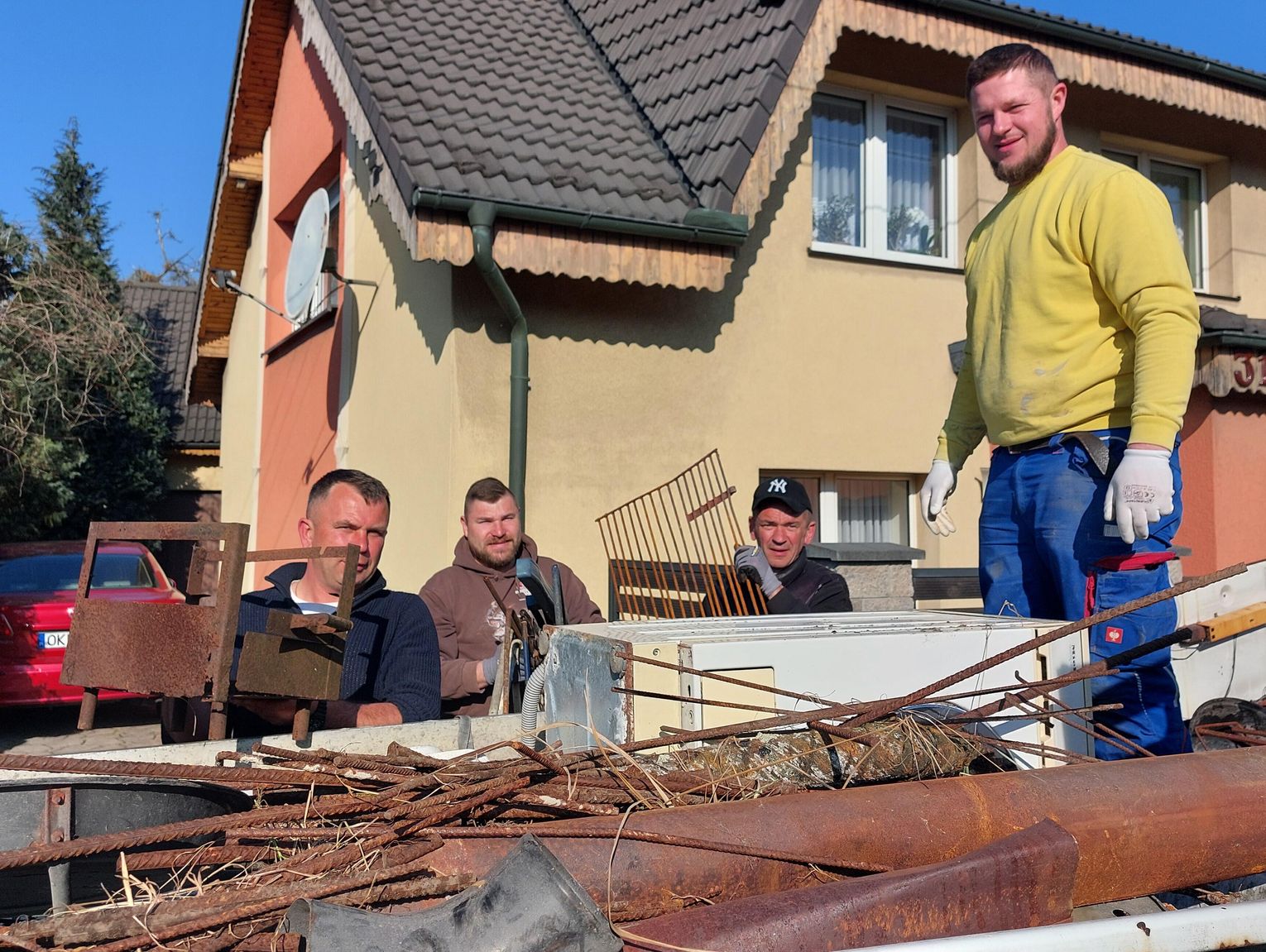 Chorula zebrała ponad 2 tony złomu – mieszkańcy znów pokazali siłę ...