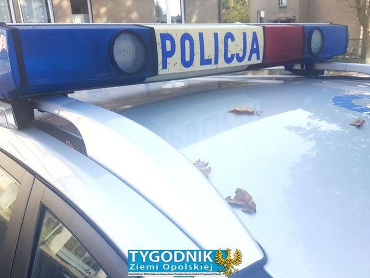 Pokazał policjantom środkowy palec Pokazał policjantom środkowy palec